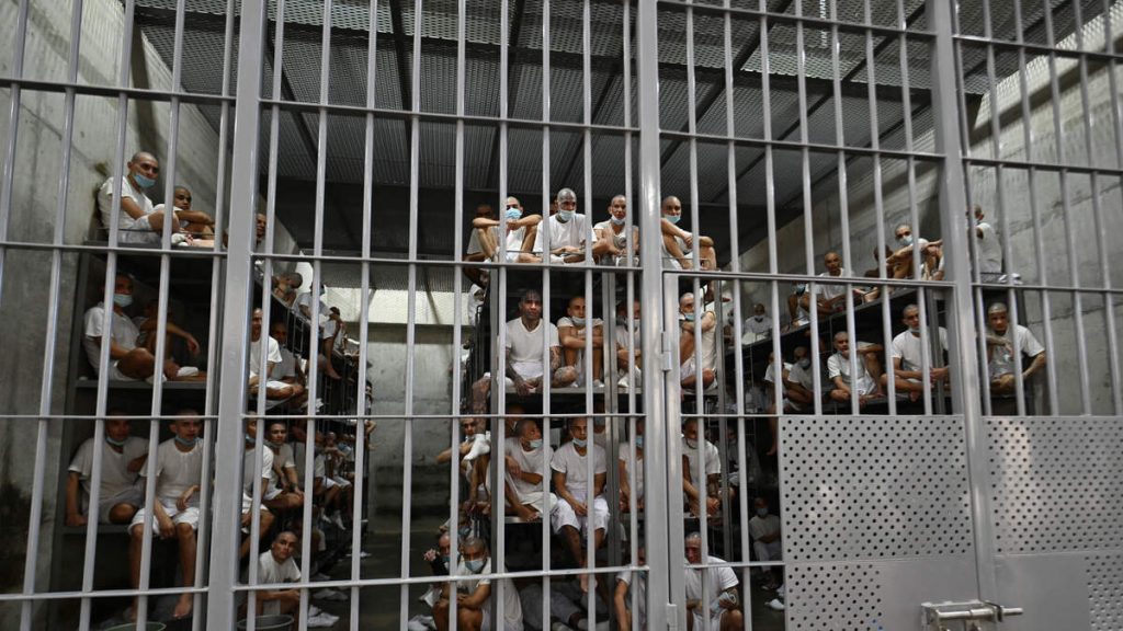El Salvador Offers To Jail Violent Criminals Deported From The US ... El Salvador Offers To Jail Violent Criminals Deported From The US ...